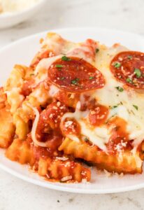 Cheesy Pepperoni Pizza Fries - Happy Family Recipes